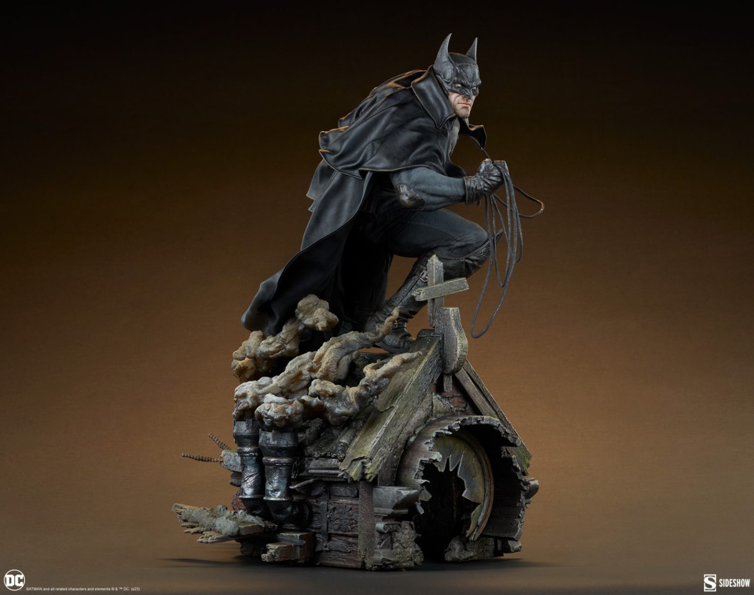 Batman: Gotham by Gaslight Premium Format Figure unveiled by Sideshow
