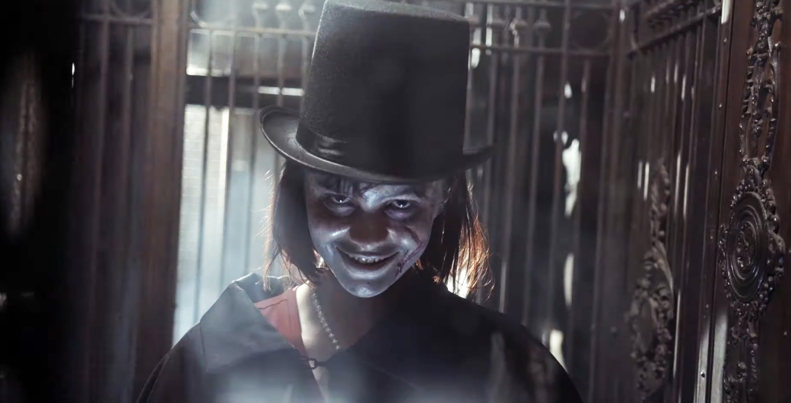 A female killer channels Jack the Ripper in trailer for Full Moon's VR ...