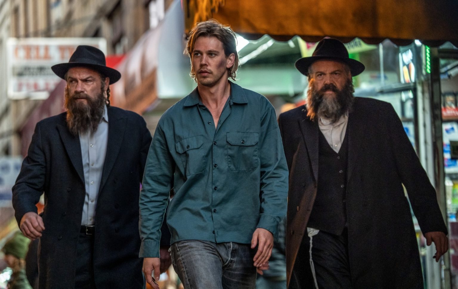 First look at Darren Aronofsky's Caught Stealing starring Austin Butler ...