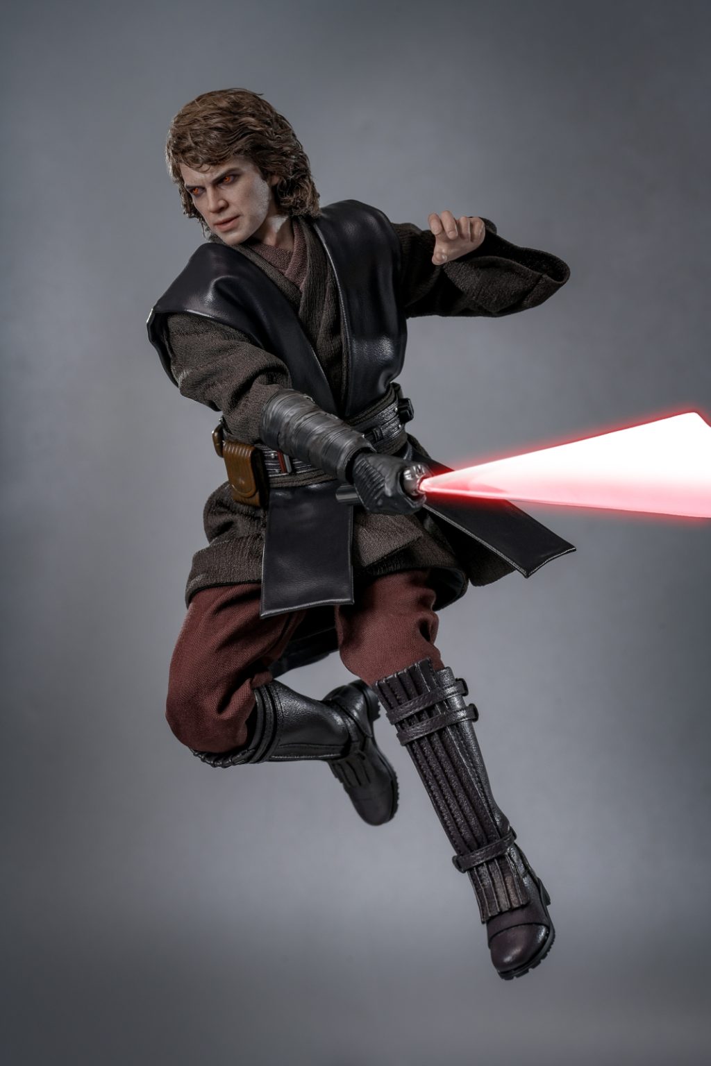 Hot Toys unveils Darth Vader (Sith Apprentice) Star Wars sixth scale ...