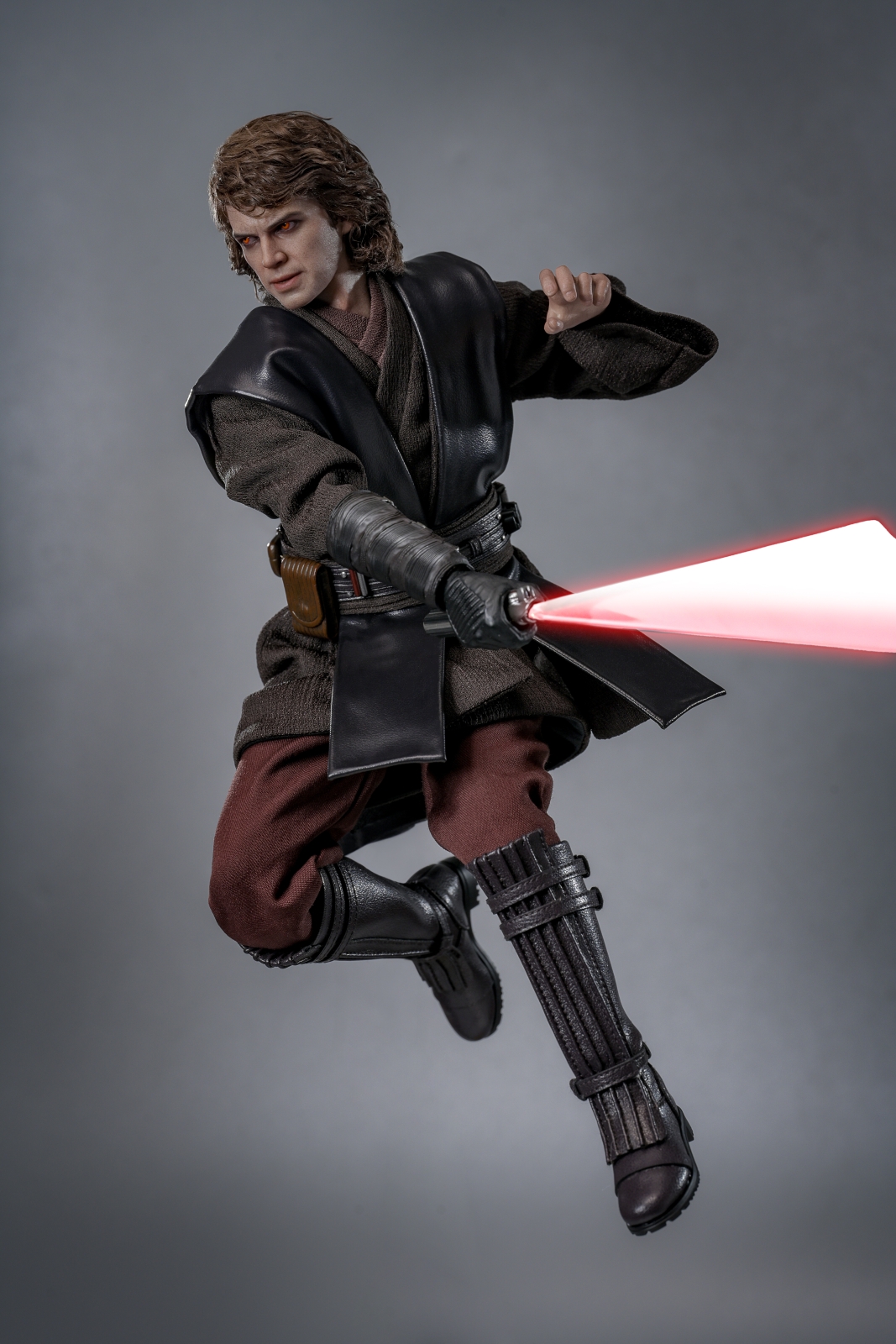 Hot Toys unveils Darth Vader (Sith Apprentice) Star Wars sixth scale ...