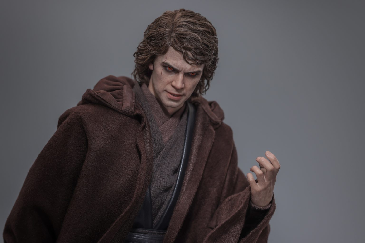 Hot Toys unveils Darth Vader (Sith Apprentice) Star Wars sixth scale ...