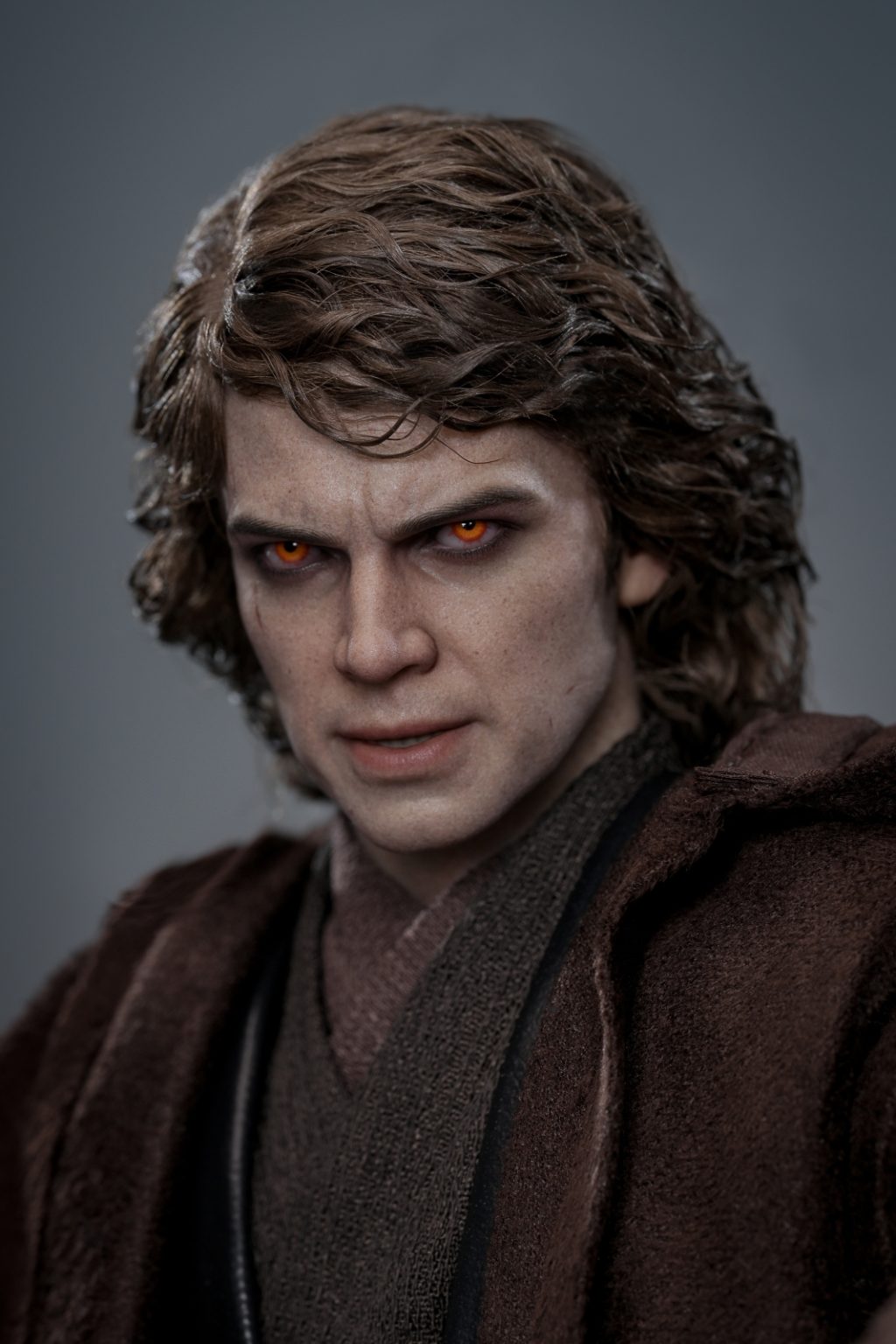 Hot Toys unveils Darth Vader (Sith Apprentice) Star Wars sixth scale ...