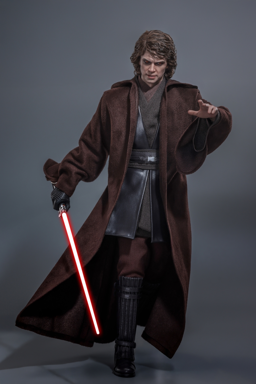 Hot Toys unveils Darth Vader (Sith Apprentice) Star Wars sixth scale ...