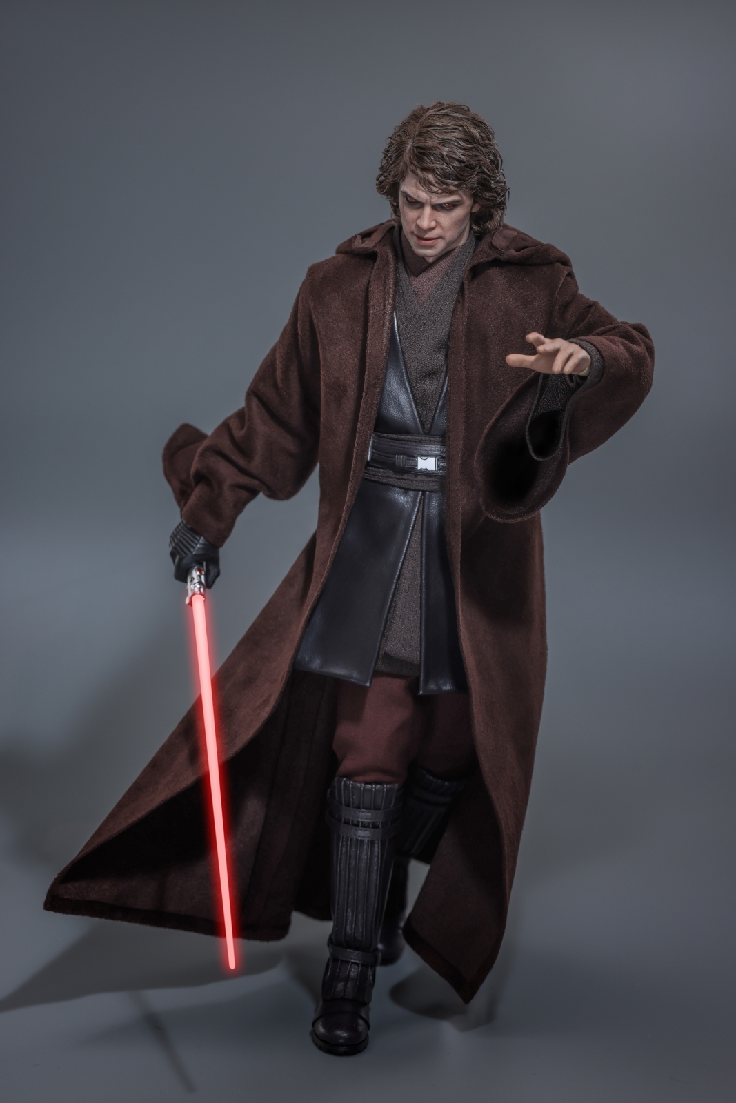Hot Toys unveils Darth Vader (Sith Apprentice) Star Wars sixth scale ...
