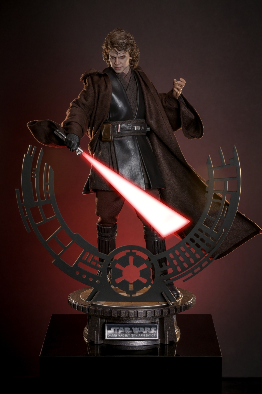 Hot Toys unveils Darth Vader (Sith Apprentice) Star Wars sixth scale ...