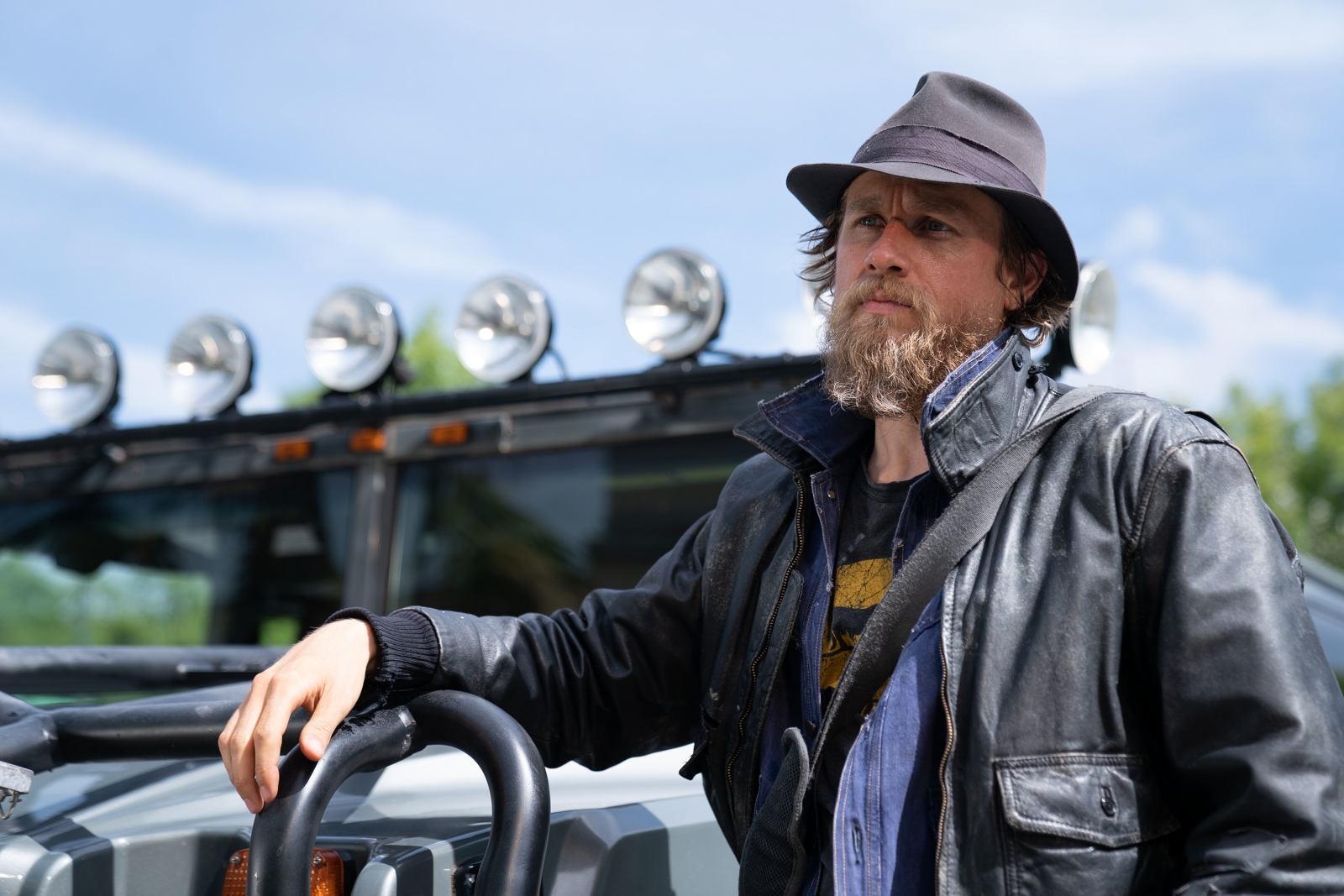 UK trailer for action-comedy Last Looks starring Mel Gibson, Charlie ...