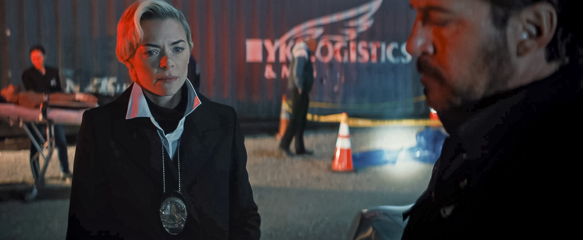Trailer for action thriller Lights Out starring Frank Grillo, Dermot ...